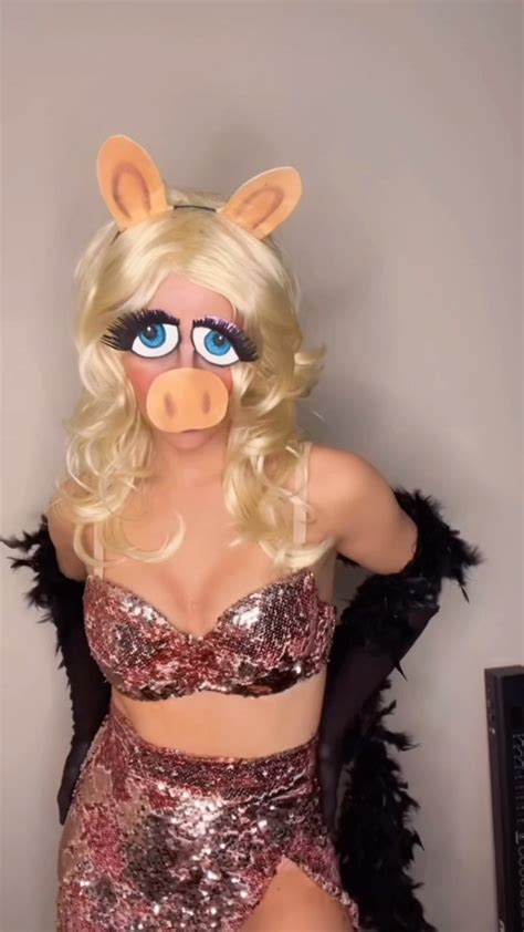 Miss Piggy Cosplay Ideas