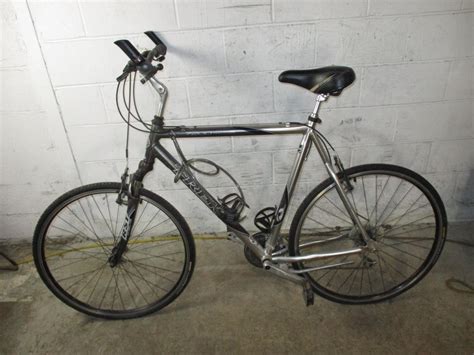 Trek Multitrack 7200 Hybrid Bike Property Room