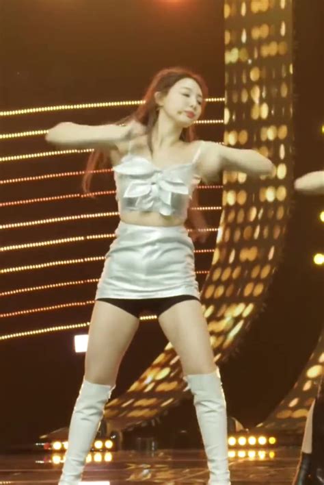 유체 형태 트와이스 나연 다리가 젤리처럼 흔들린다 1짤 자신감23 Huckkr3677 멜론차트 아이돌 형태 이슈 헉짤 자신감 유머