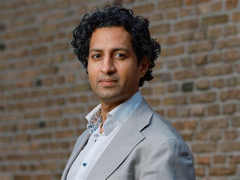 Ombudsman Munish Ramlal Schiet Burgers Te Hulp In Zijn ‘ombulance