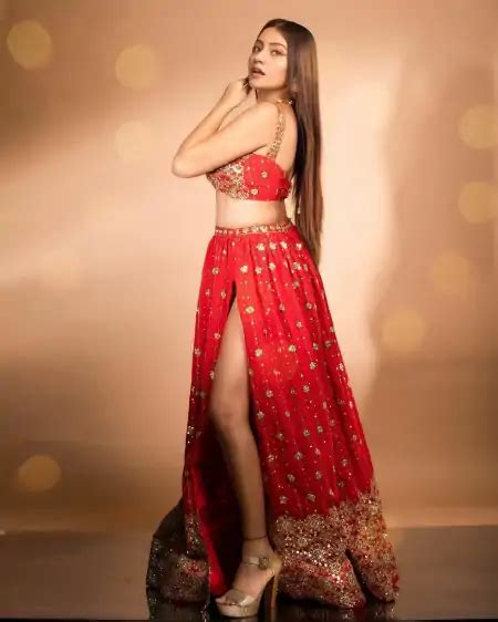 Simran Kaur Latest Hot Pics And Photo In Lehnga