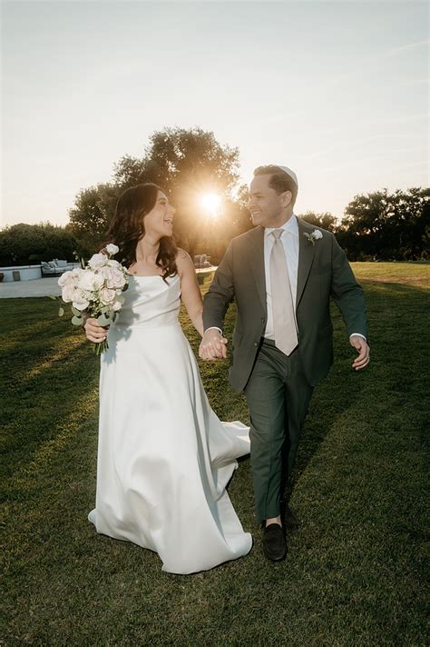 A Sassi Holford Bride For A Rustic Summery Jewish Wedding In Portugal