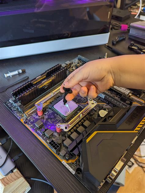 My 4 Yearold Pasting Her First Cpu An R7 1700 Ramd