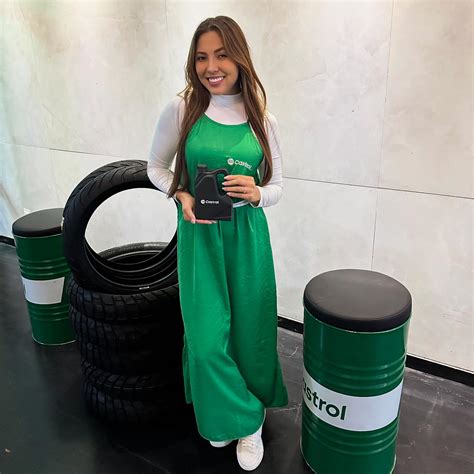 Sarah Sarah Sdiias • Instagram Photos And Videos