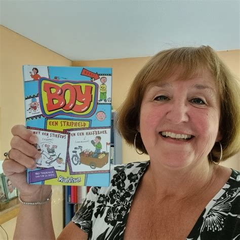 Boy Een Stripheld Met Een Stiefzus En Een Halfbroer Kinderboekenjournaal