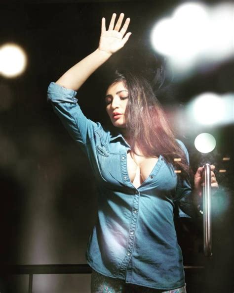 Anitha Bhat Photos Hd Latest Images Pictures Stills Of Anitha Bhat Filmibeat