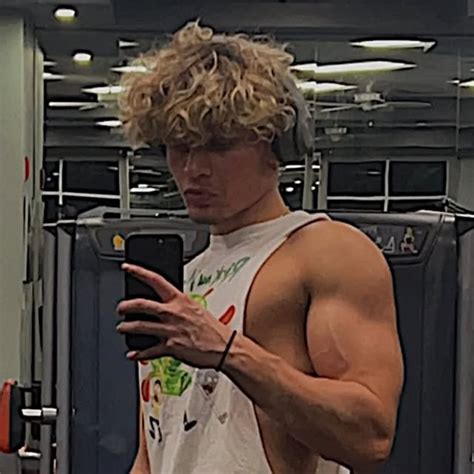 M E Samquadros • Threads Say More