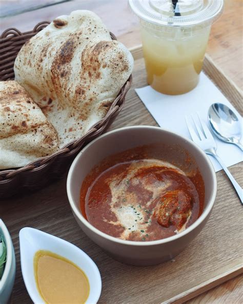 バターチキンカレー＆パン屋のナン 野村グループ