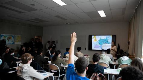Rentrée scolaire un prof devant chaque classe mythe ou réalité