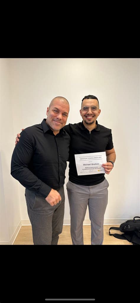 6 Mois Dans Mon Nouveau Poste En Tant Que Directeur De Compte Pme Et Je Reçois Un Certificat