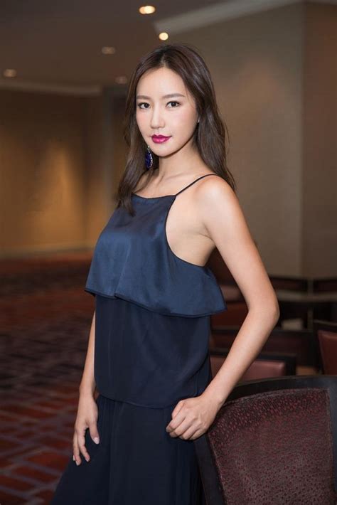 38岁韩雨芹近照，她是张国立的干女儿，嫁入豪门后婚姻幸福 任贤齐 新浪娱乐 新浪新闻