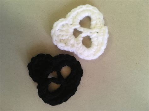 Ravelry Skull Applique Pattern By Sheena Austin