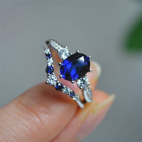 Blue Sapphire Engagement Ring Set Twist Band 3 Stone Ring Cluster