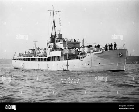 Hms Tahay British Isles Class Trawler 23 March 1945 At Sea Hms