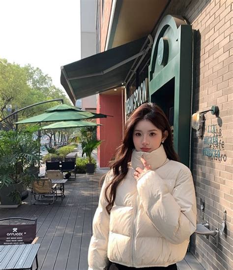 겨울의 필수 아우터 크롭 길이감으로 트렌디한 여자 웰론 숏 여성 패딩 자켓 코디 추천 네이버 블로그