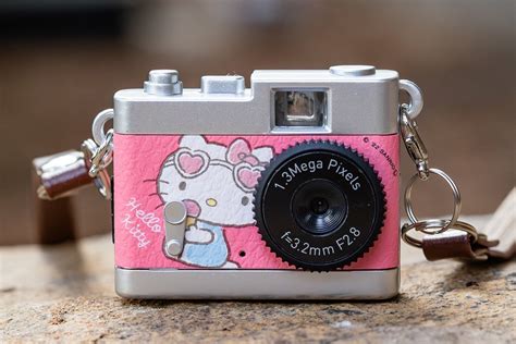 Review The Hello Kitty Rangefinder Is A Camera Youll Hate To Love