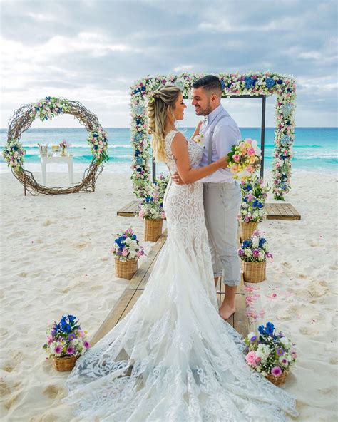 Casamento Na Praia Sempre é Lindooooo Mozaoooo O Que Acha Da Ideia De Casarmos Em Cancún A