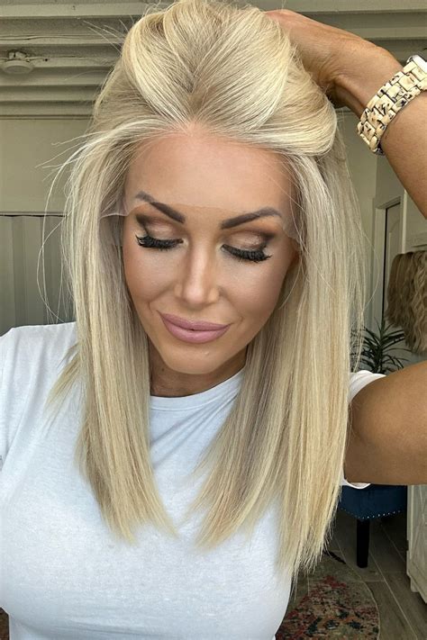 Phoebe M 18 Stackedhair