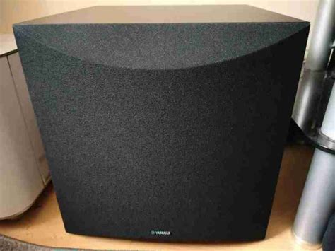 YAMAHA NS-SW100 10 100 Watt Powered Subwoofer Black