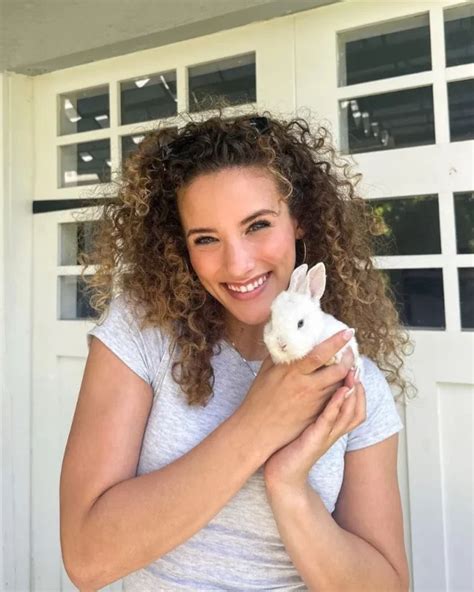 Sofie Dossi Measurements Bio Height Weight Shoe And Bra Size