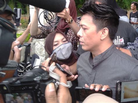 Ariel Noah Doakan BCL di Pemakaman Ashraf Sinclair | Tagar