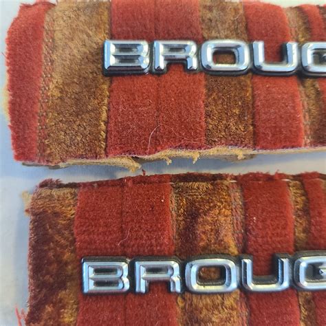 1977 Oldsmobile Cutlass Salon Emblems