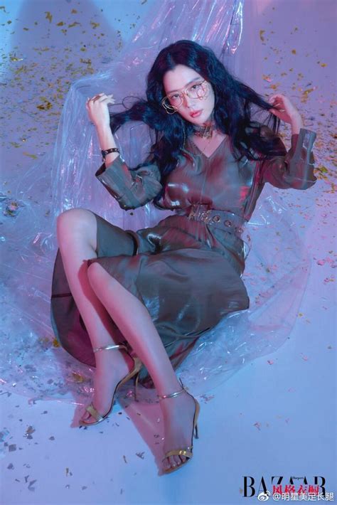 亞洲第一美女克拉拉最新性感寫真，網友：金黃色高跟鞋實在搶鏡 每日頭條