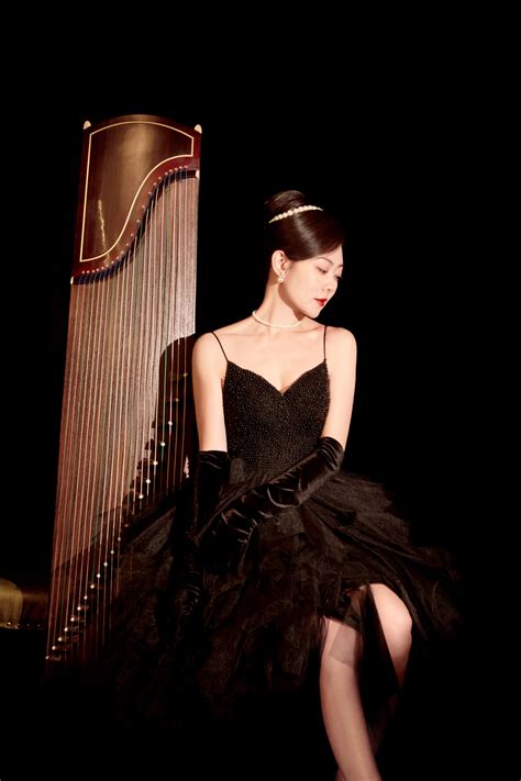 Professional Guzheng Performance Hire Chinese Musicians 英国专业古筝演出 全球古筝商演 Guzheng World