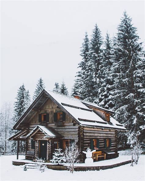 Pin by hüseyin salgın on ahşap kulübeler | Rustic cabin, Winter cabin ...
