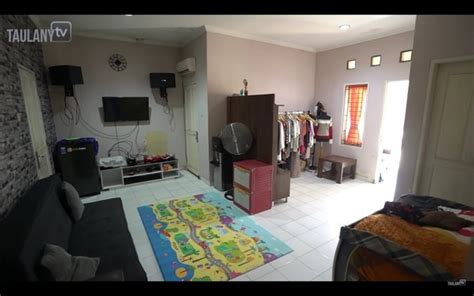 Habiskan 2 Mobil Untuk Nyaleg Ini 8 Potret Rumah Dede Sunandar Yang