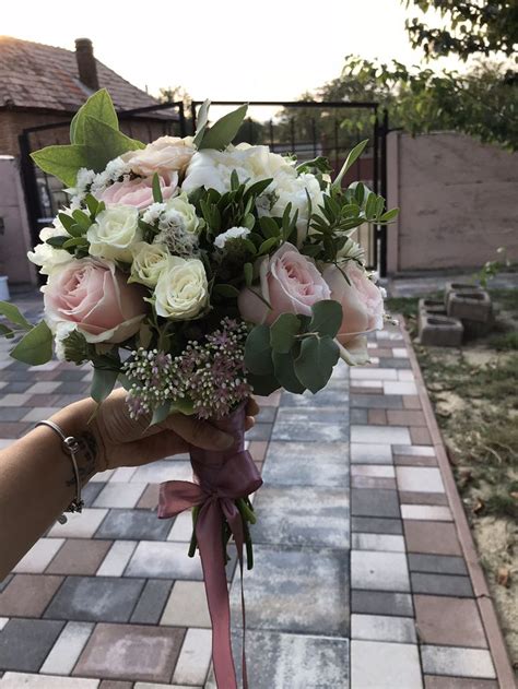 Pin By Alexandra Muntean On ️creative By Alexandra Muntean Floral Wreath Floral Creative