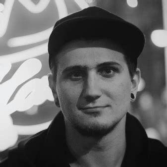 Дизайнер Вадик Матвеев