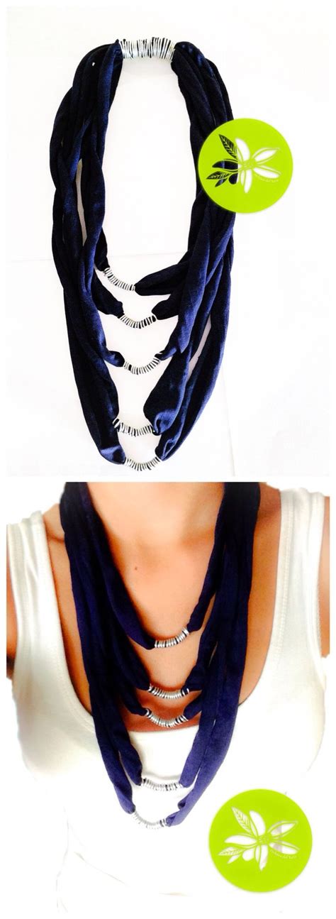 Collar Hecho A Mano Con Trapillo Y Alambre De Aluminio Color Azul Marino Accesorios Hechos A