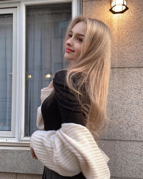 Elina In Beautiful Girl Photo Beauty Hair Styles