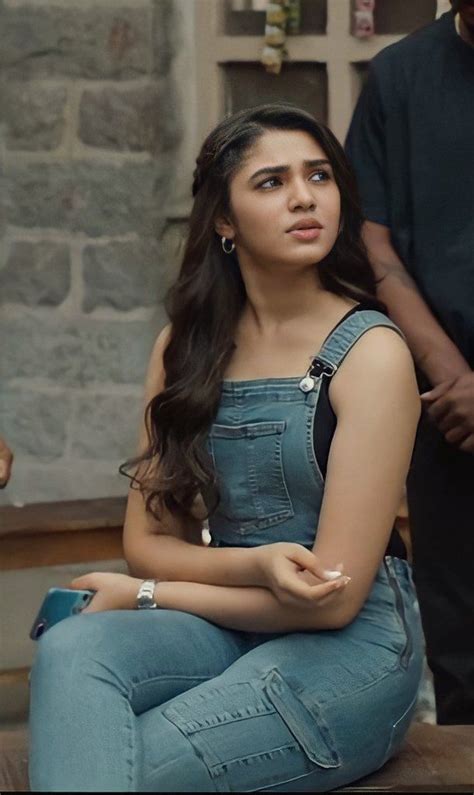 Pin On Krithi Shetty