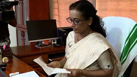 ഡോ സിസ തോമസിന്റെ പെൻഷൻ ആനുകൂല്യം തടഞ്ഞ നടപടി അംഗീകരിക്കാനാവില്ല സ