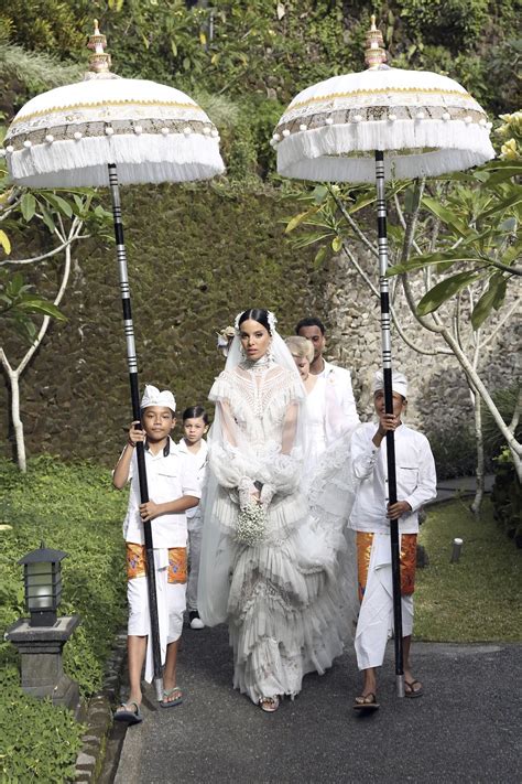 See The Stunning Photos From Lisa Origliasso S Queensland Wedding Artofit