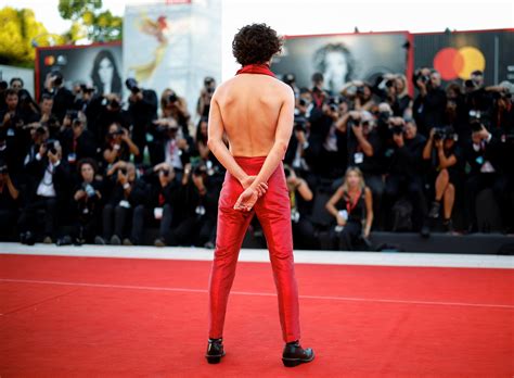 Tendance sexy: Seriez-vous prêts à porter le dos nu comme Timothée ...
