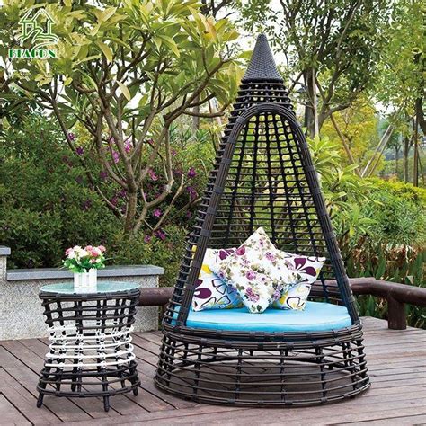 Luxury Wicker Outdoor Rattan Patio Furniture Lotus Daybed Canopy Round Sunbed Sun Lounger