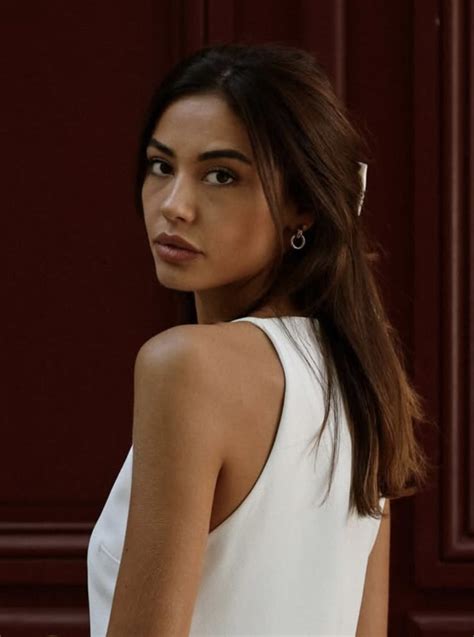 Picture Of Laura Marque