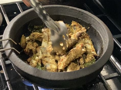 Mathi Thappu Vechathu Sardine In Banana Leaf Video