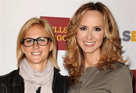 Country Singer Chely Wright Expecting Twins Tv Guide