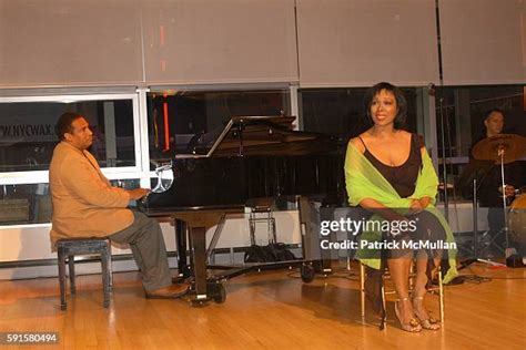 Vanessa Shaw Photos And Premium High Res Pictures Getty Images