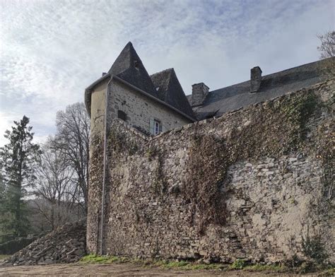 Château De Comborn à Orgnac Sur Vézère Pa00099824 Monumentum