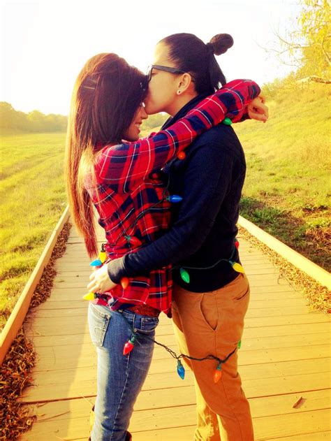 Pin By Bonnie Fremin On Yes I Am Gay Cute Lesbian Couples Girls