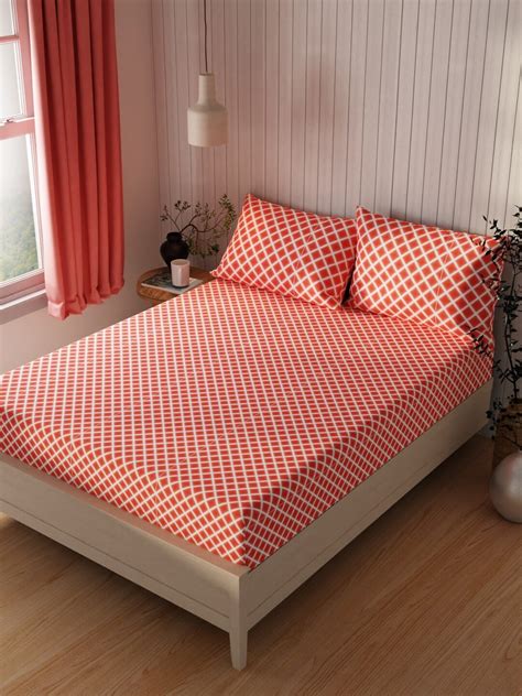 Buy Bianca Red And White Geometric Cotton 120 Tc Queen Bedsheet With 2 Pillow Covers Bedsheets
