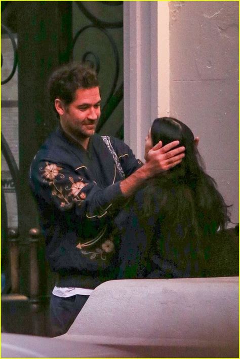 ‘lincoln Lawyer Actor Manuel Garcia Rulfo Spotted Flaunting Pda With Girlfriend Audrey Mcgraw