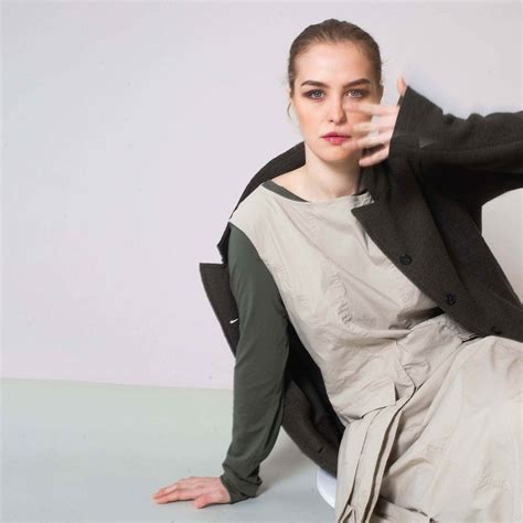 Avant Garde Motion Olivia May