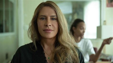 Karla Sofía Gascón Recibe El Premio A La Mejor Actriz Internacional En Venecia Enfoque Monterrey