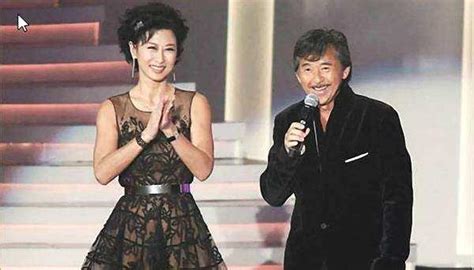 初恋是叶倩文，可他妈妈却看上了林青霞，因患上洁癖症一生不愿娶费翔